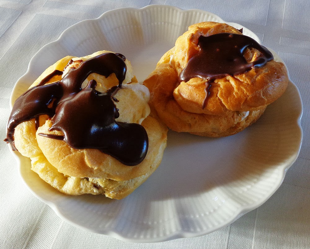 Icelandic style choux buns / profiteroles - Vatnsdeigsbollur