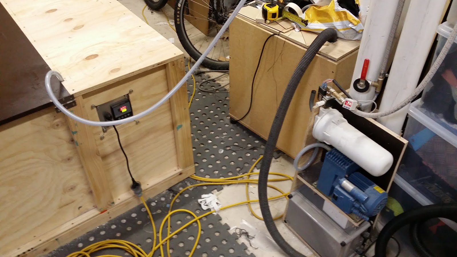 Whitelion Windsurfing: DIY - Laminating Hot Box / Layup Table / Cutting ...