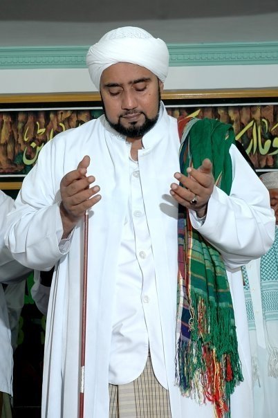 Kumpulan Foto Habib Syech bin Abdul Qodir Assegaf Terbaru - FiqihMuslim.com