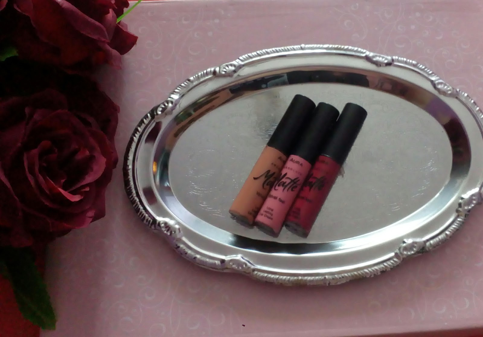 Maria's corner: Aura tečni mat karmini -recenzija