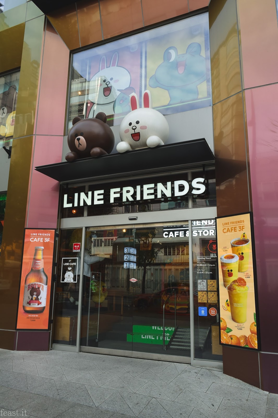 Feast.it - Indonesia Food and travel blogger : LINE FRIENDS CAFE ...