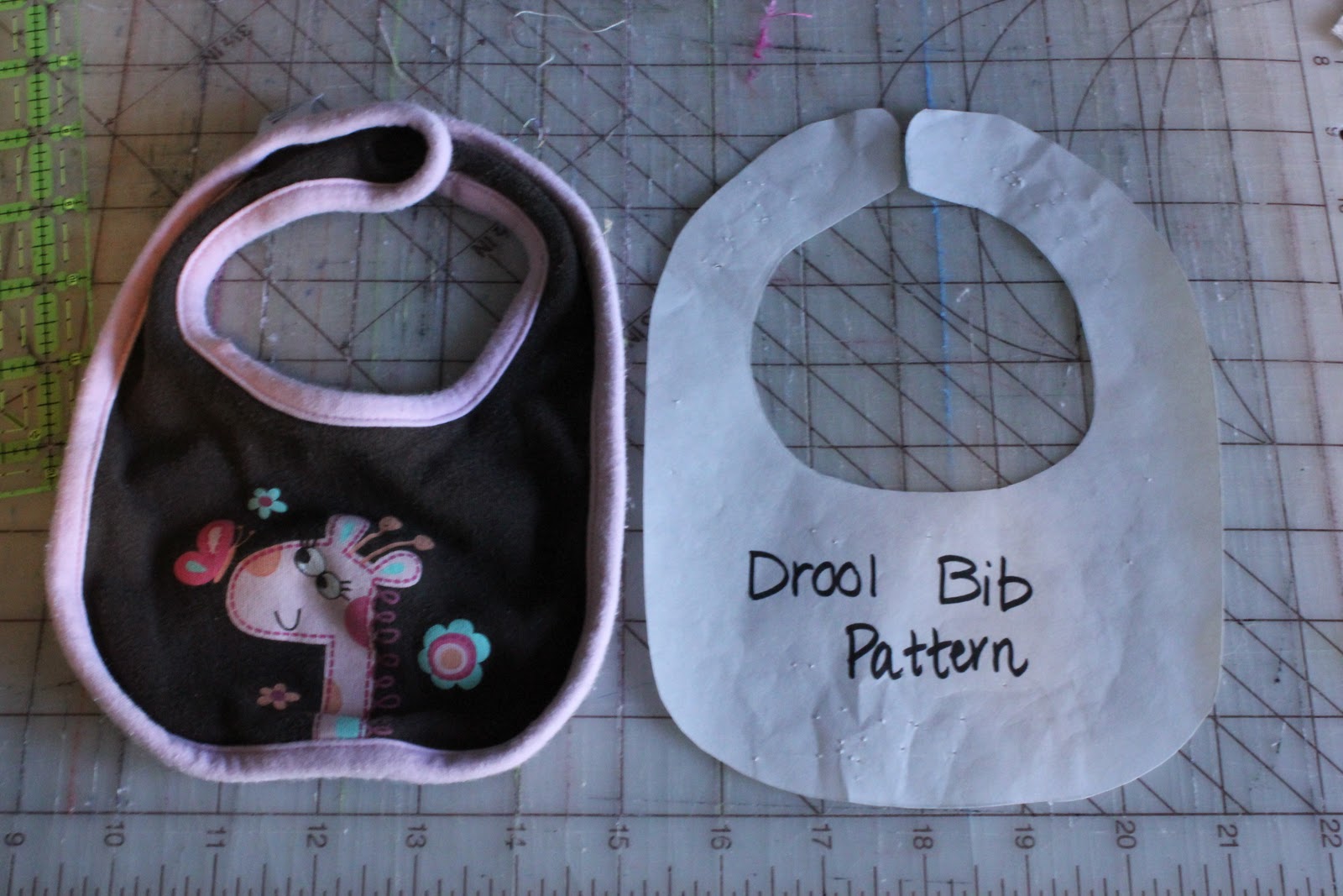 growgiggles: Drool Bib Tutorial + Pattern