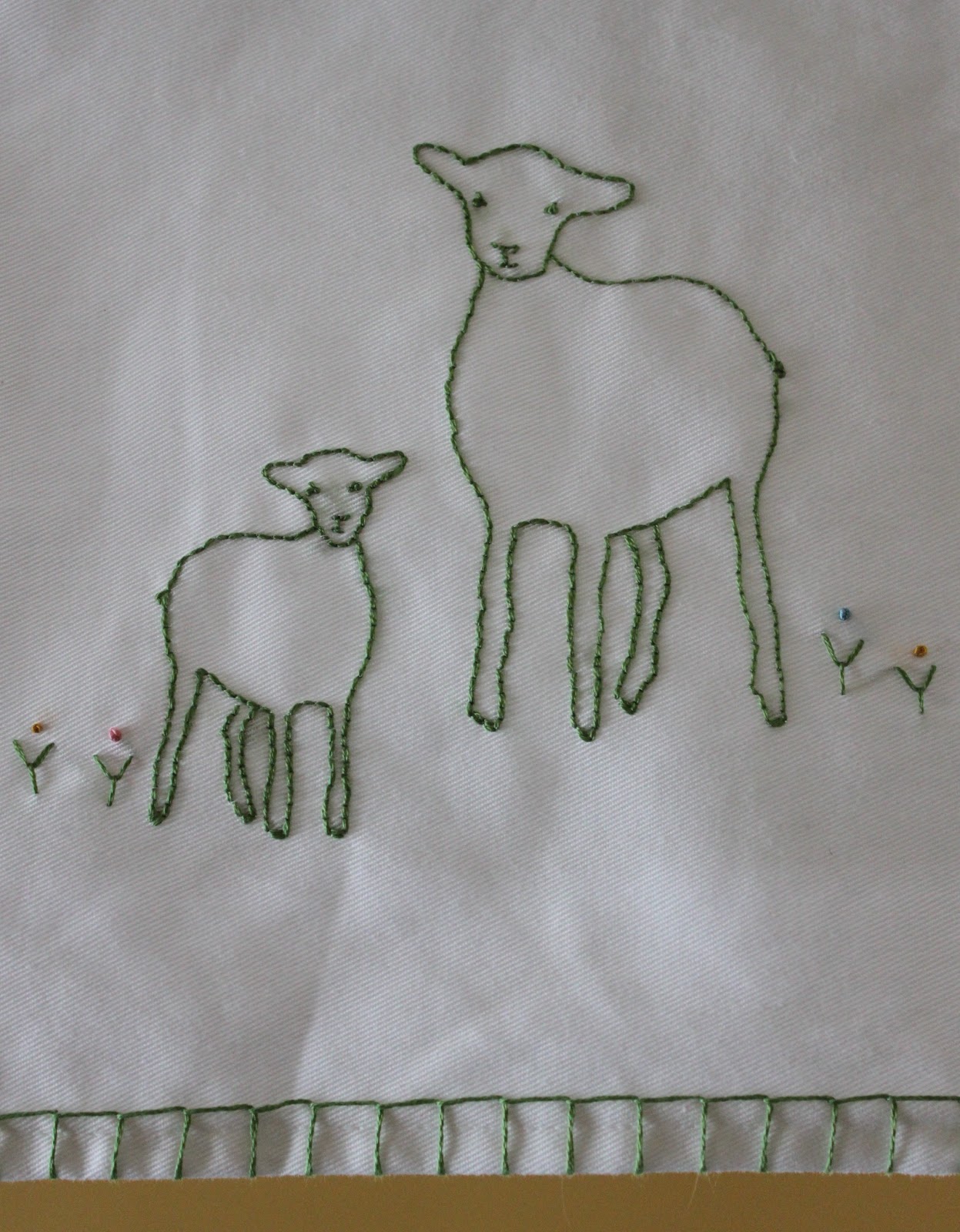simple design, minimal color {embroidery}