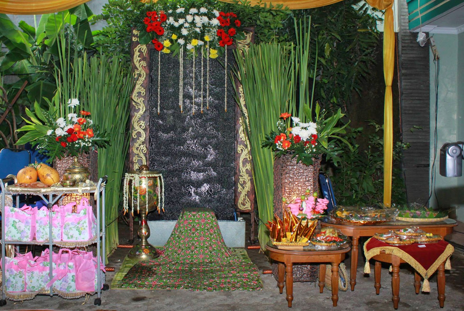 Griya Pengantin Tri Sekar: UBORAMPE SIRAMAN ADAT JAWA