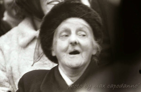 Positano MY LIFE: Donna col cappello ...