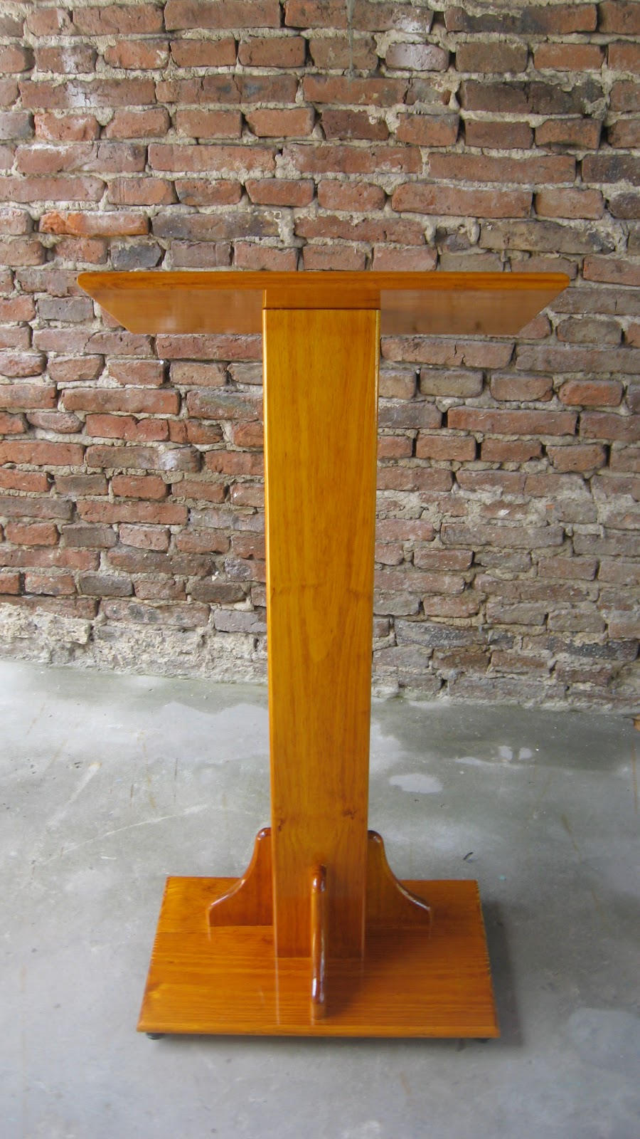 Artesano Jose: PULPITO EN MADERA LAQUEADA