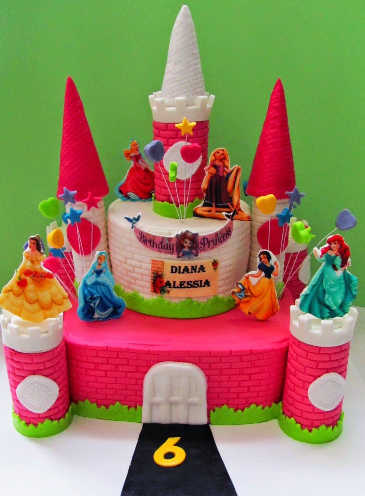 COMANDA TORT BUCURESTI: Castel cu printese pentru o printesa....