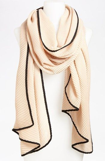Beautiful Pleat Scarf - Creative Ideas