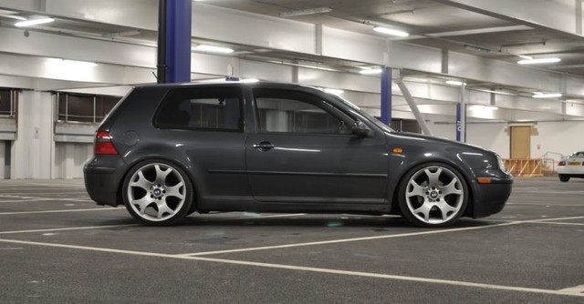 VW Life Style: Golf MK4 + 19" Wheel OEM BMW X5