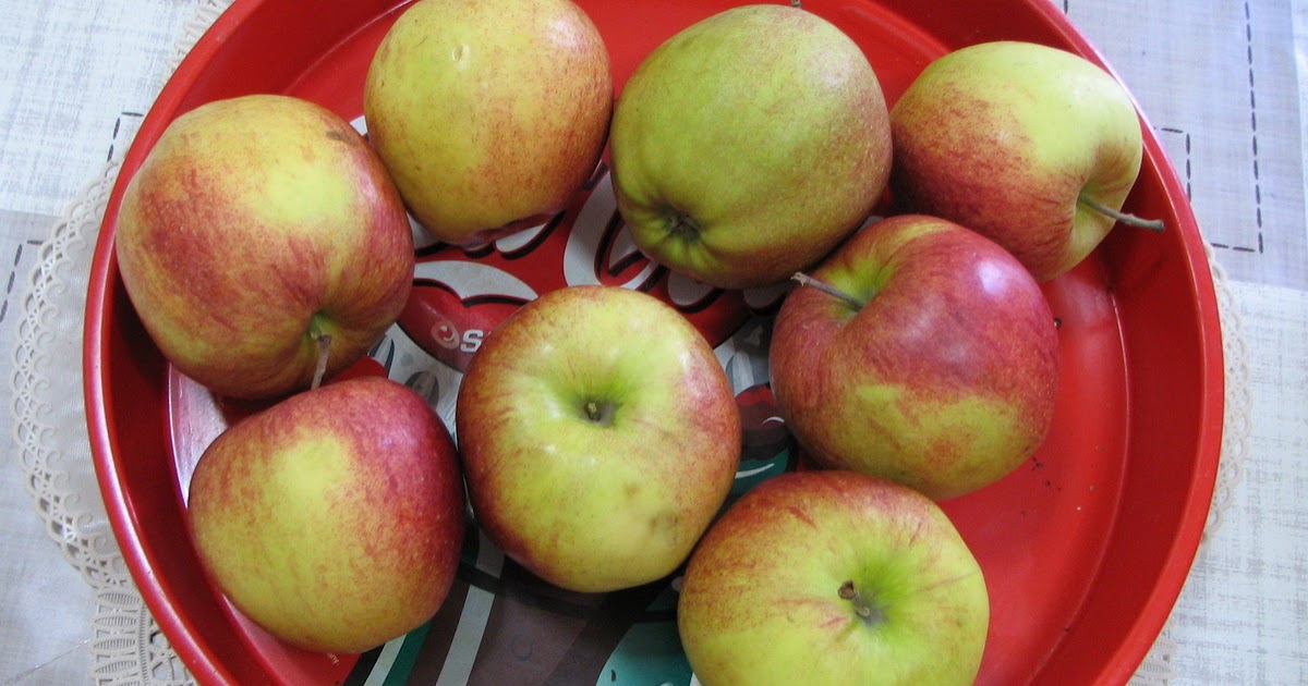 LA MULTI ANI, ROMANIA!: Mere rosii