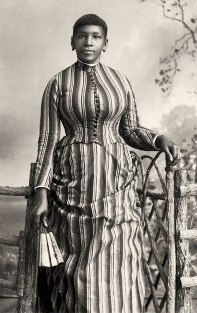 26 Stunning Vintage Studio Portraits of Women of Color From the ...