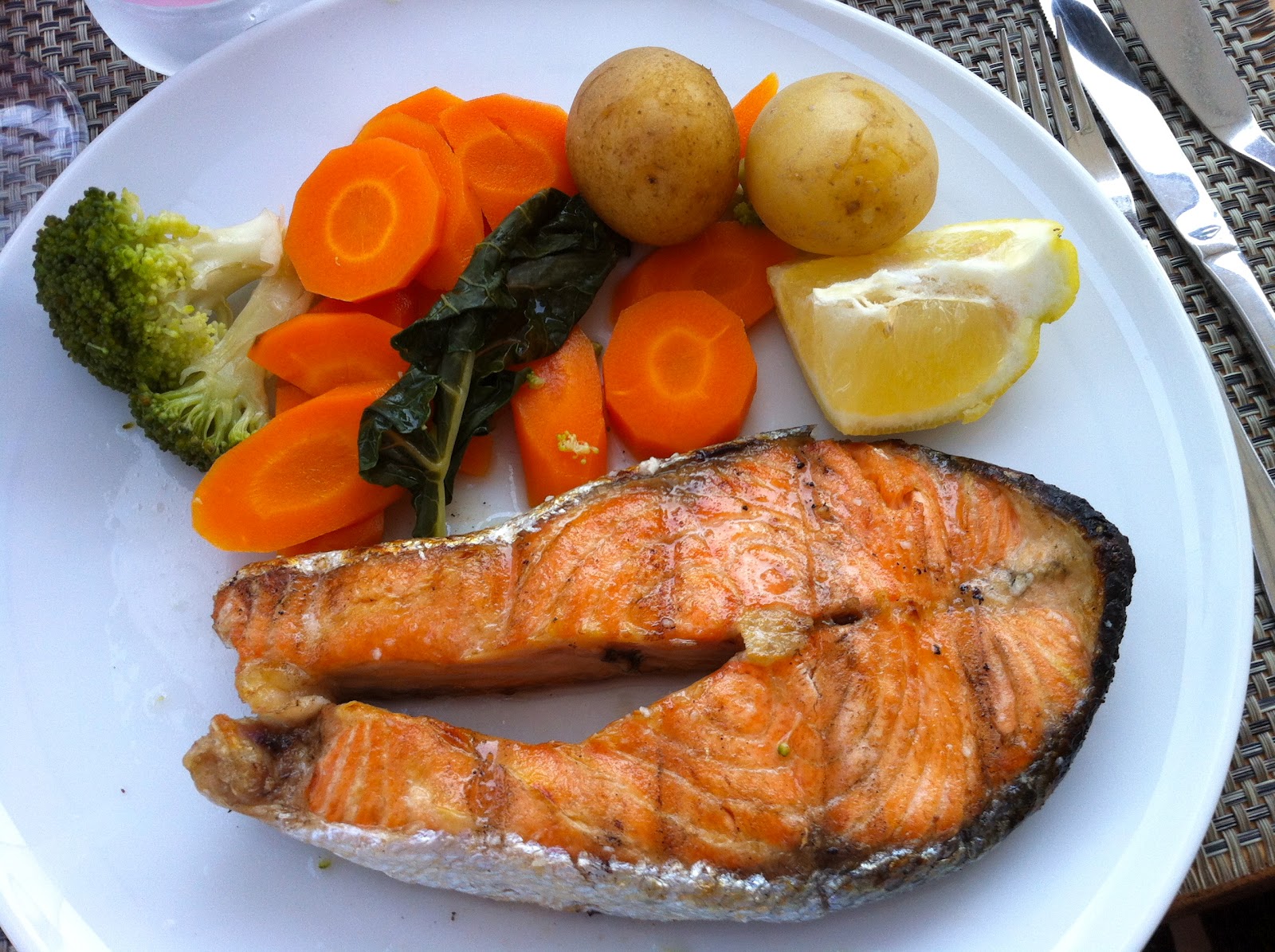 i love me some food → (food we love)