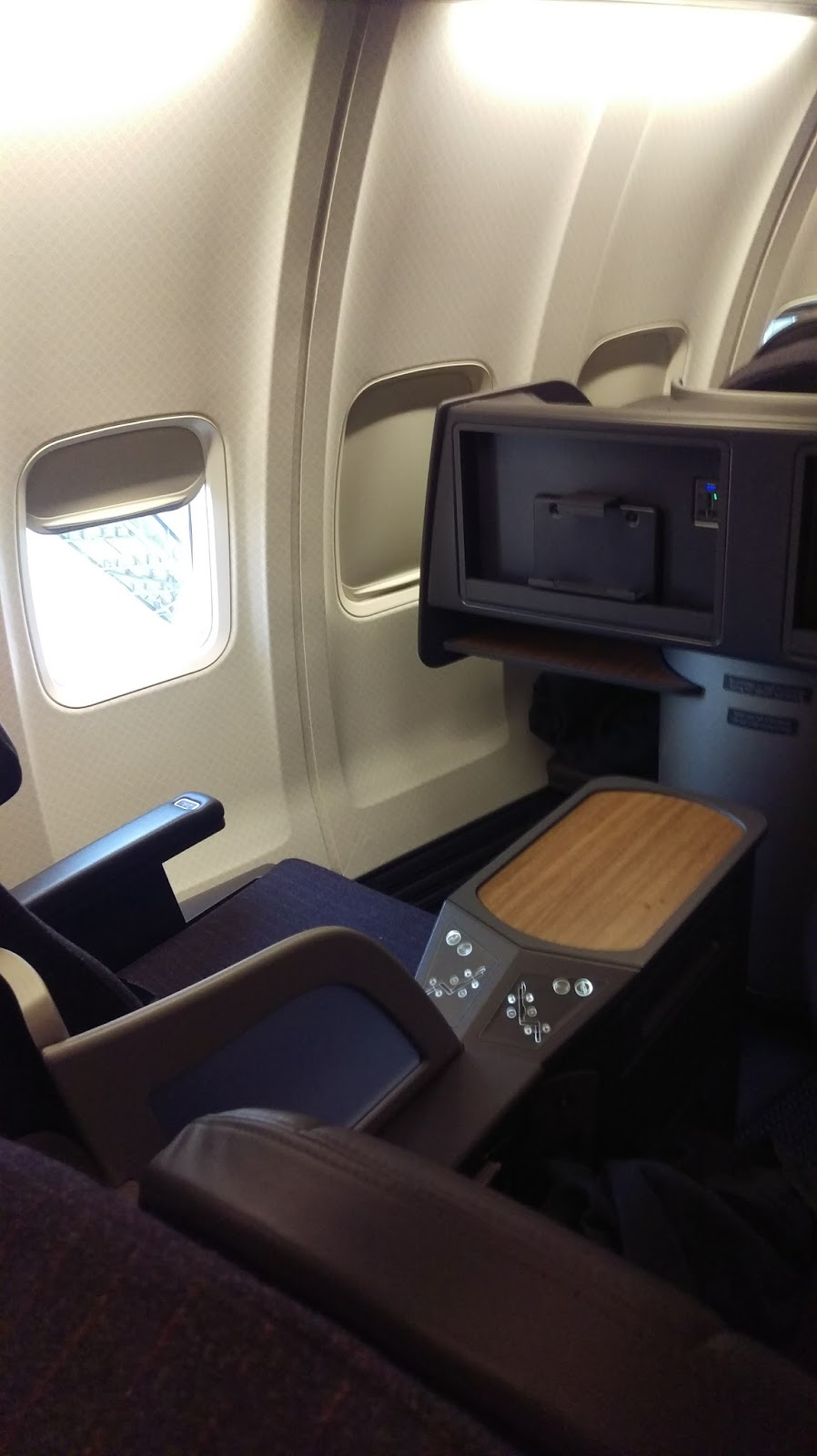 AA Boeing 757 New Business Class - Premium Cabin Deals