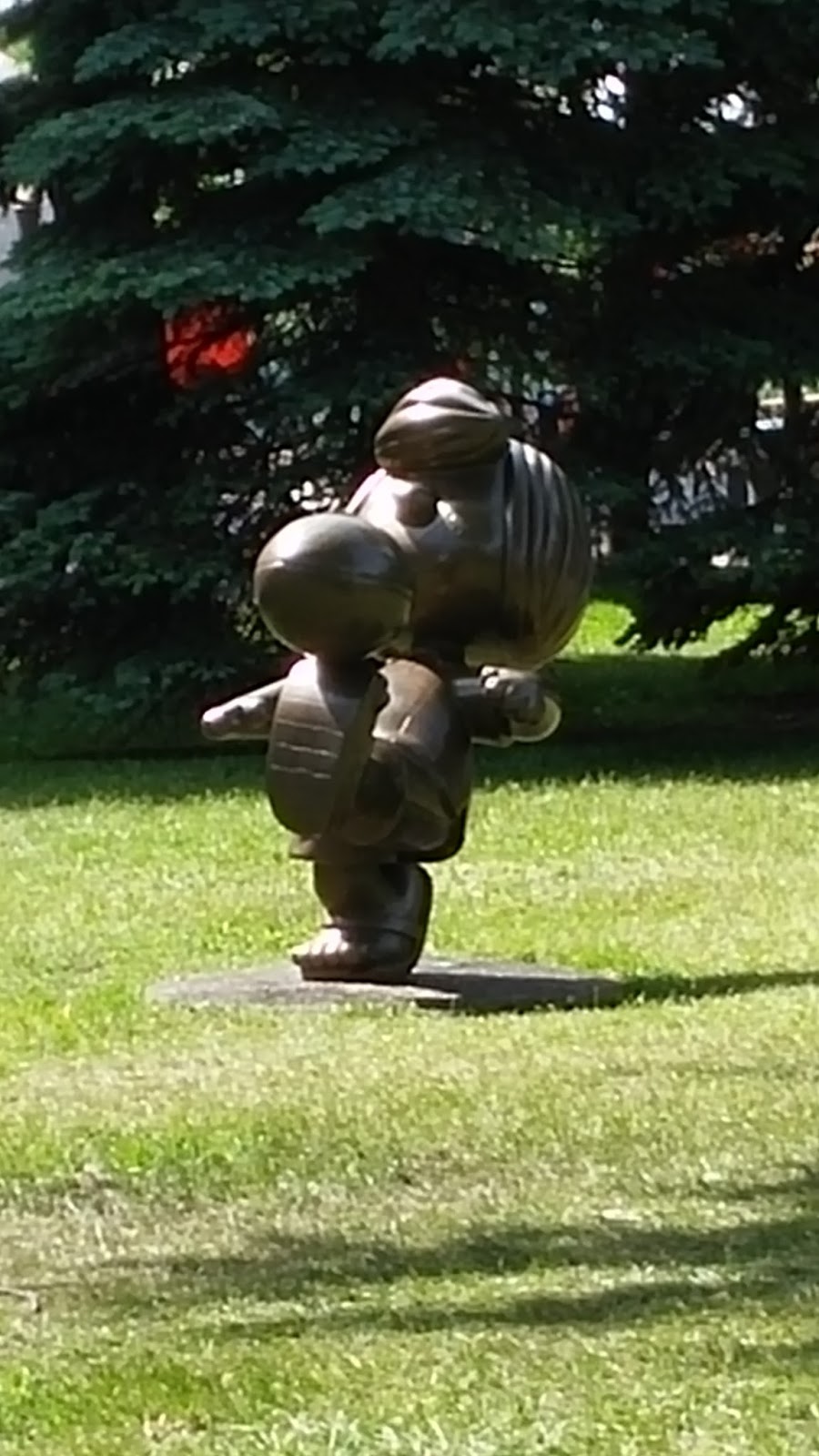 The Adventures of Blogger Mike: Peanuts Characters Statues - St. Paul, MN