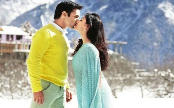 Sanam Re Title Song Lyrics | Arijit Singh ft. Yami Gautam