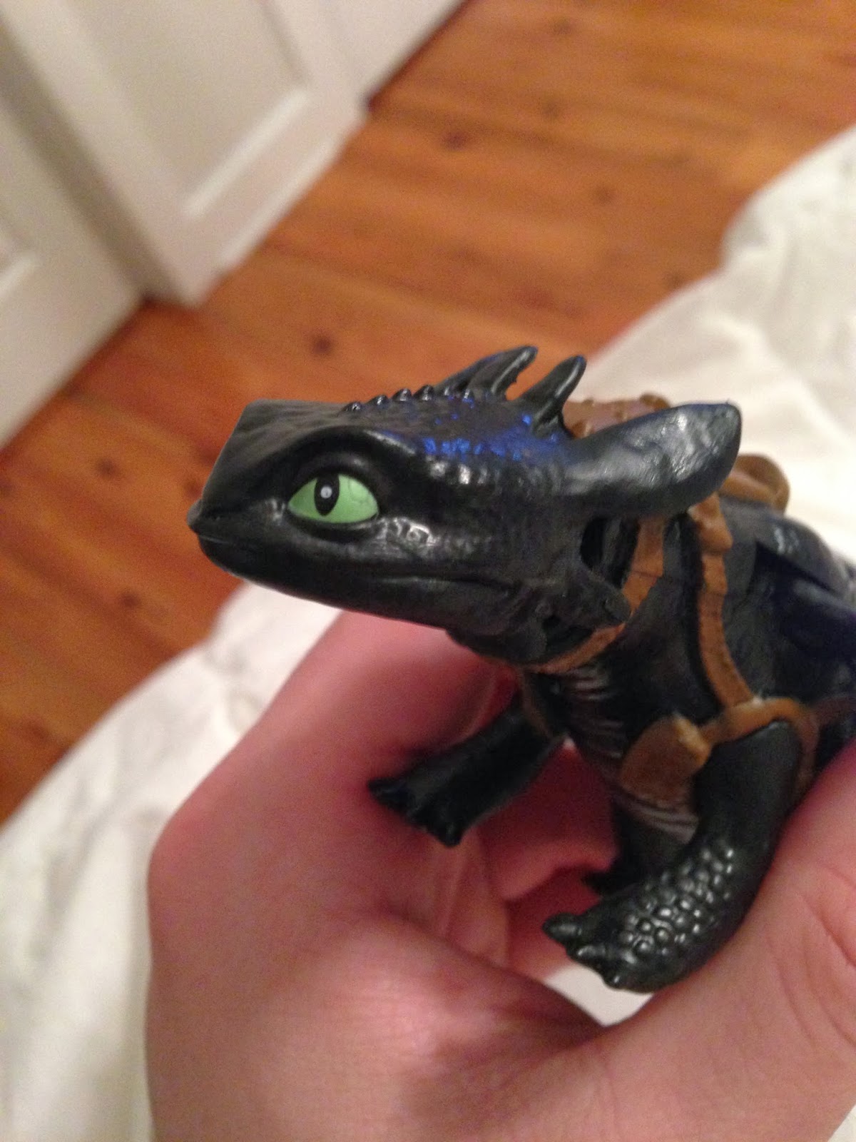 Toothless the Nightfury: Actually, a really decent toy!