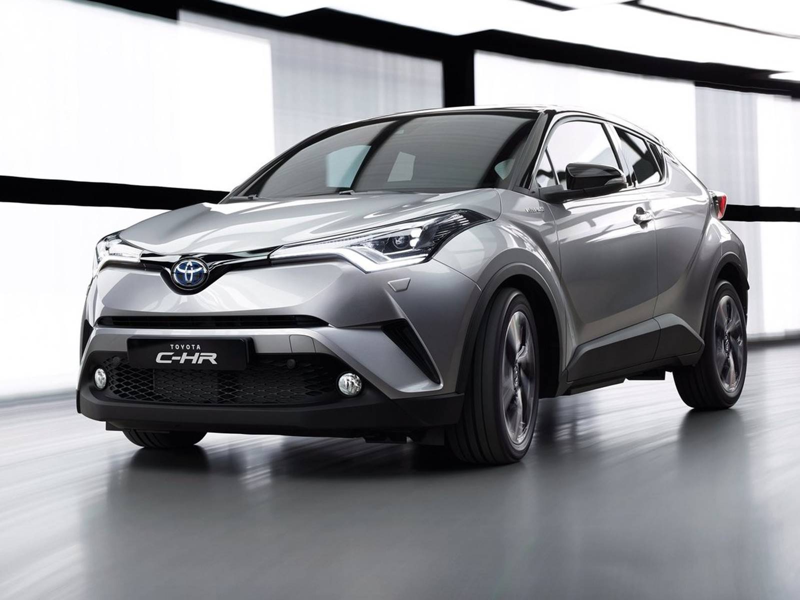 Toyota C-HR: fotos e detalhes do novo SUV compacto