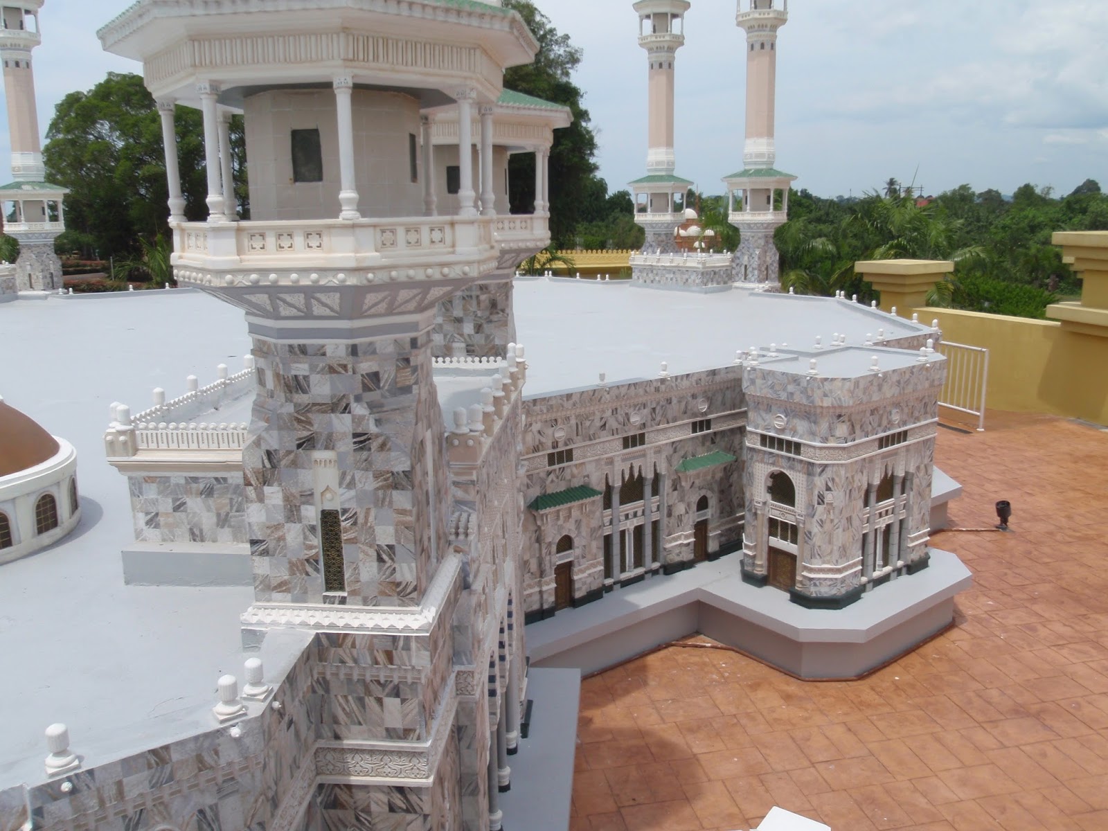 Tangga Domino CIKU: Senarai Replika Masjid dunia