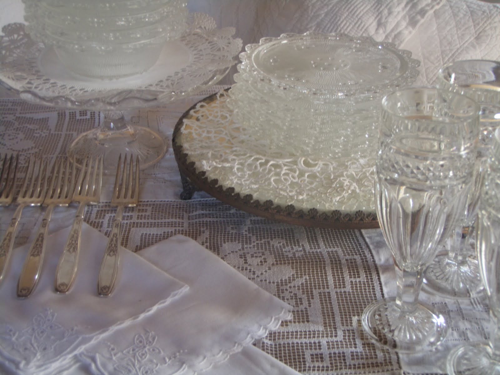 Cabin & Cottage : Lacy Party Plates