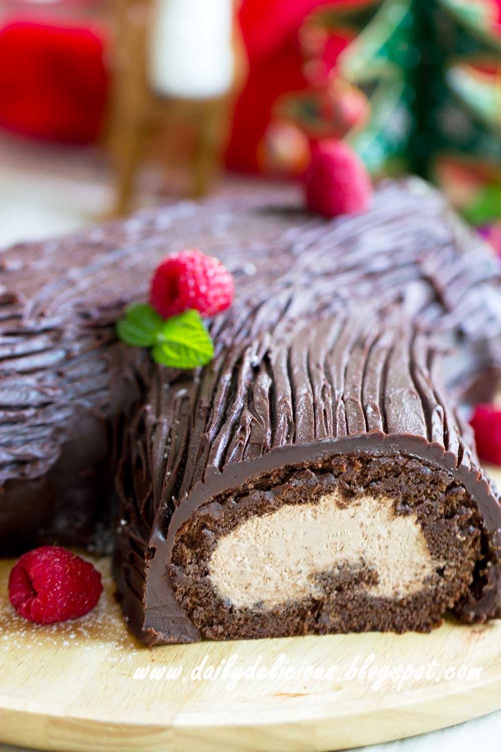 dailydelicious: Merry Christmas: Chocolate Hazelnut Log