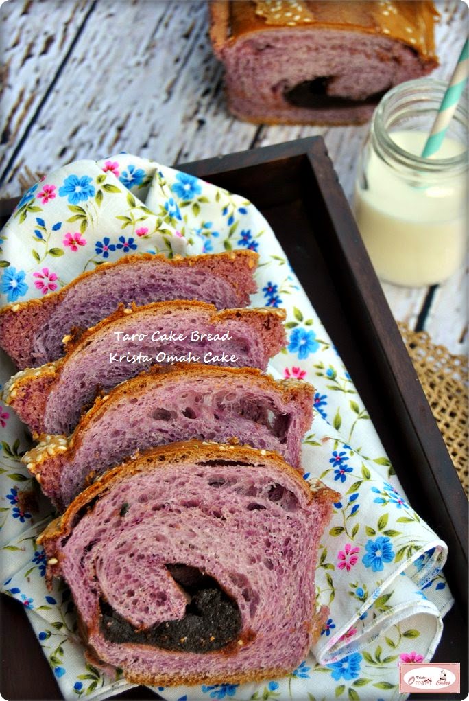 KRISTA MOCAF KITCHEN: Taro / Talas Cake Bread & Pandan Cake Bread