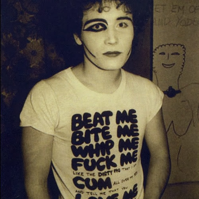 21 Vintage Snapshots Capture People Wearing Sleazy T-Shirts With ...