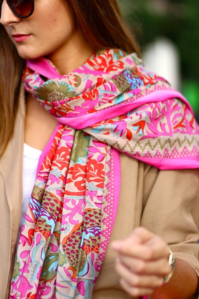 Marilyn's Closet - FASHION BLOG: Happy foulard