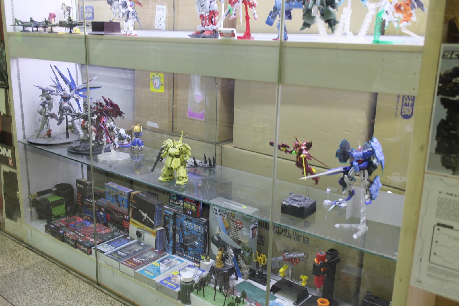 S S G U N P L A: Hobby Art Gallery Singapore