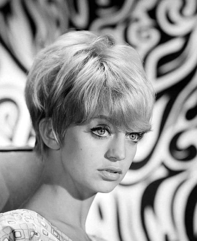 60 Gorgeous Photos of Goldie Hawn in the Mid-Late 1960s ~ Vintage Everyday