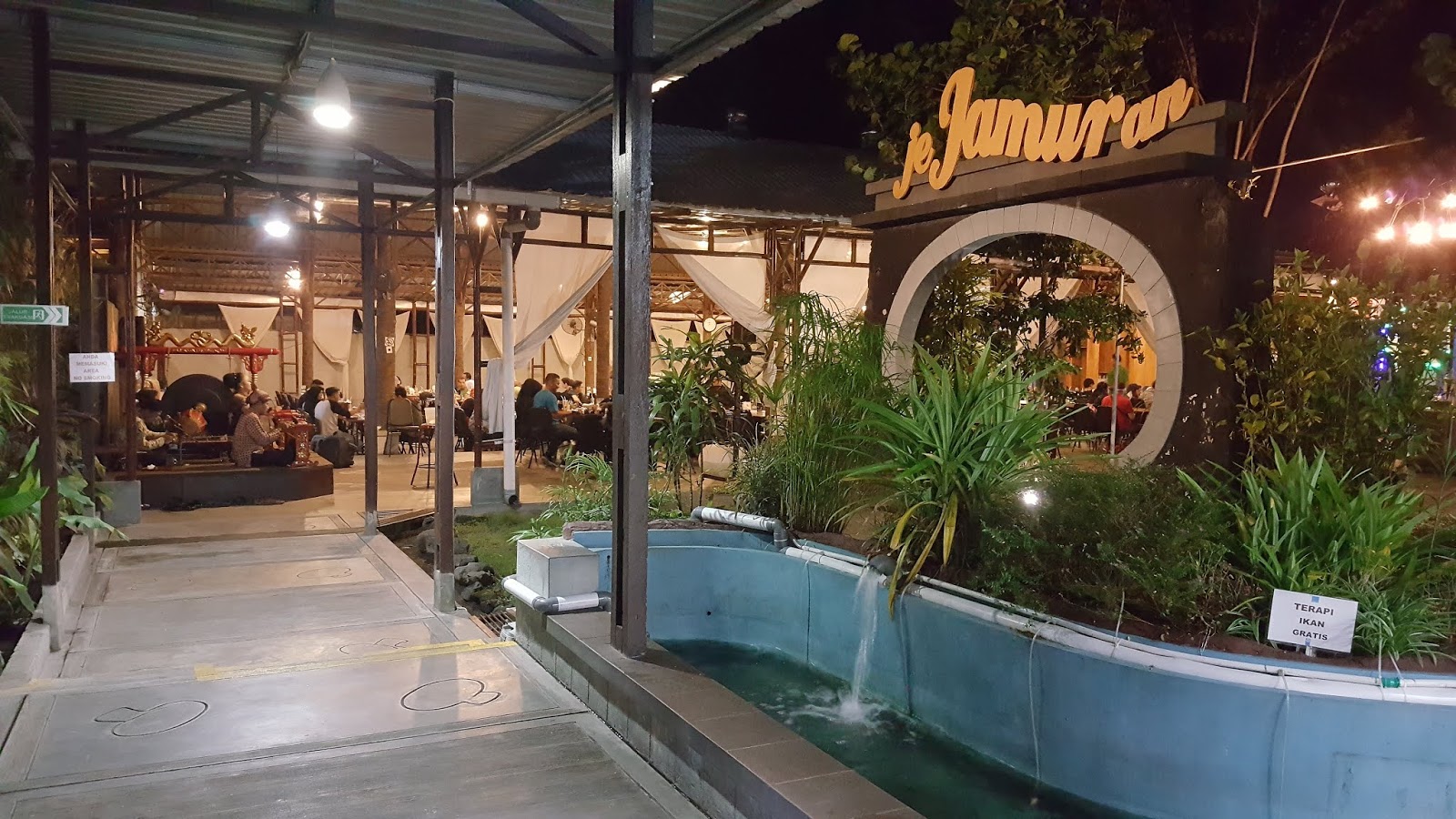 Martha Jalan Jalan: Jejamuran Resto Jogja