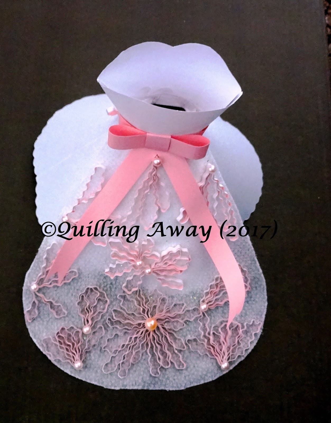 Quilling Away : Quilled paper wedding dress