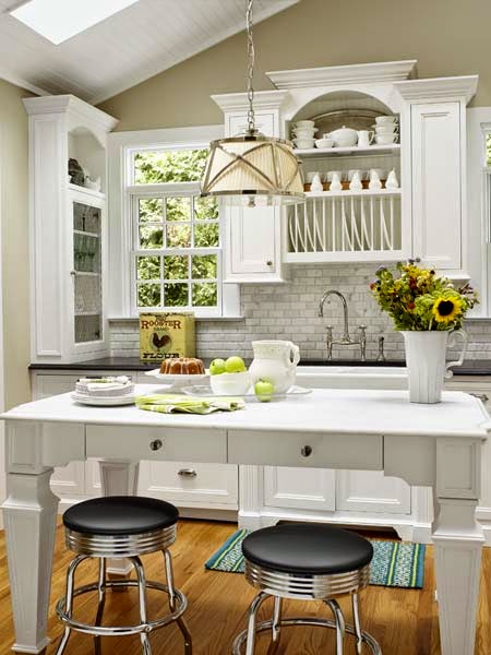 Lee Caroline - A World of Inspiration: A Cottage Renovation Creates A ...