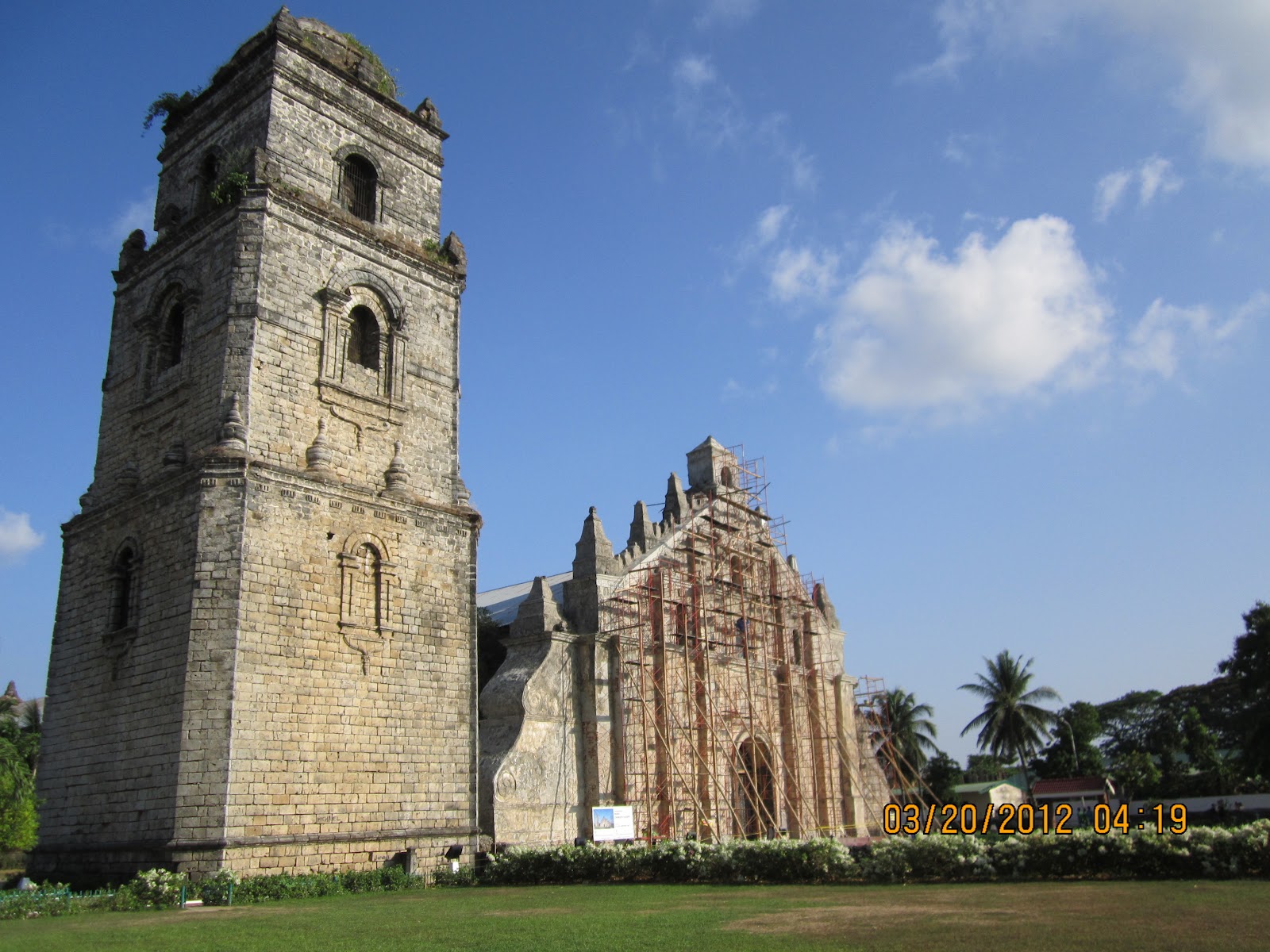 People, Places, Food, Travel and Lifestyle....: Places: Paoay Church ...