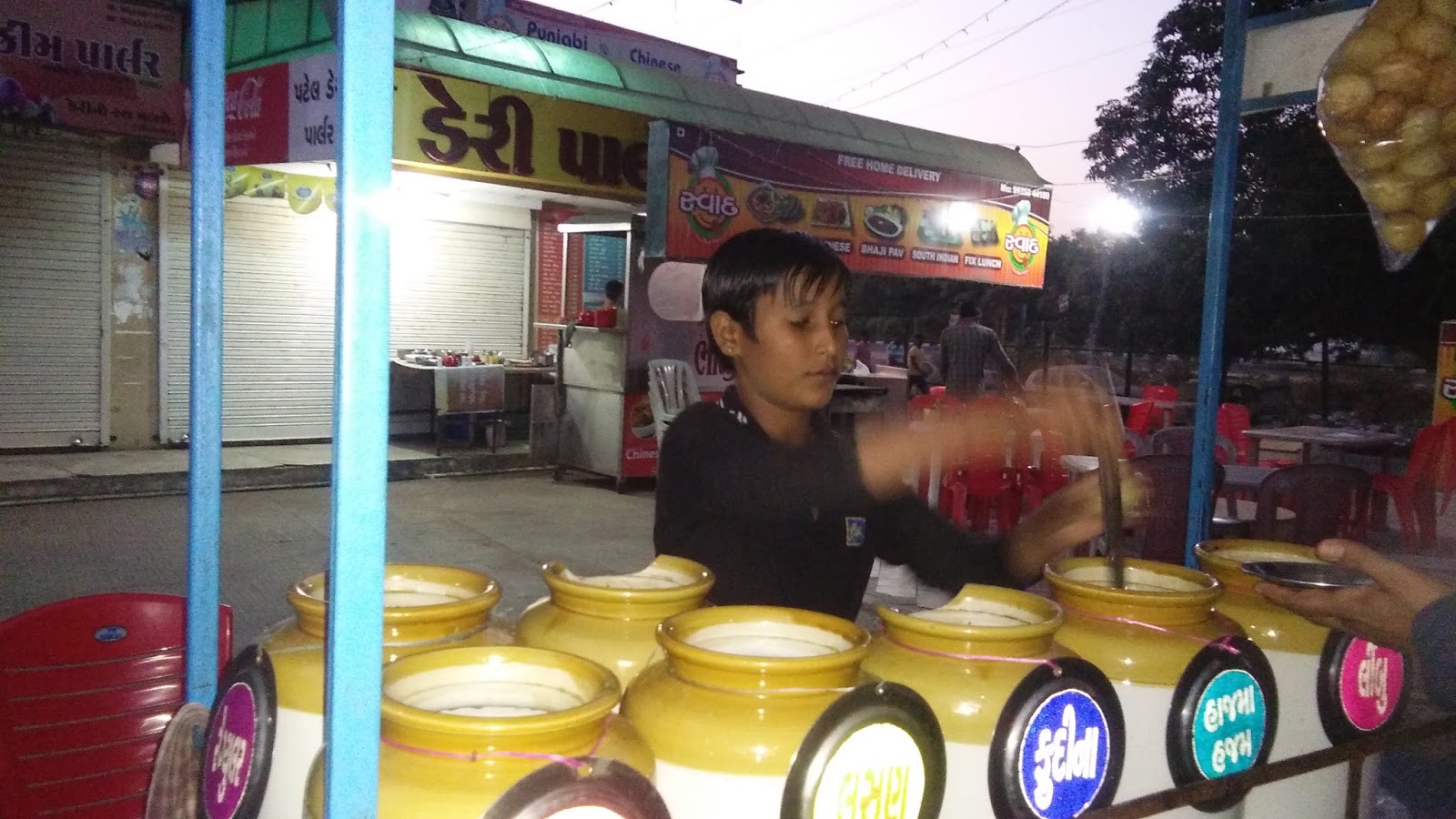 Street Food Vendors: Pani Puri Vendors in Gandhinagar