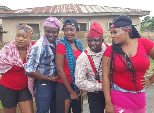 In Pictures: Nollywood Stars On Omo Alhaja Movie Set In Osogbo ...