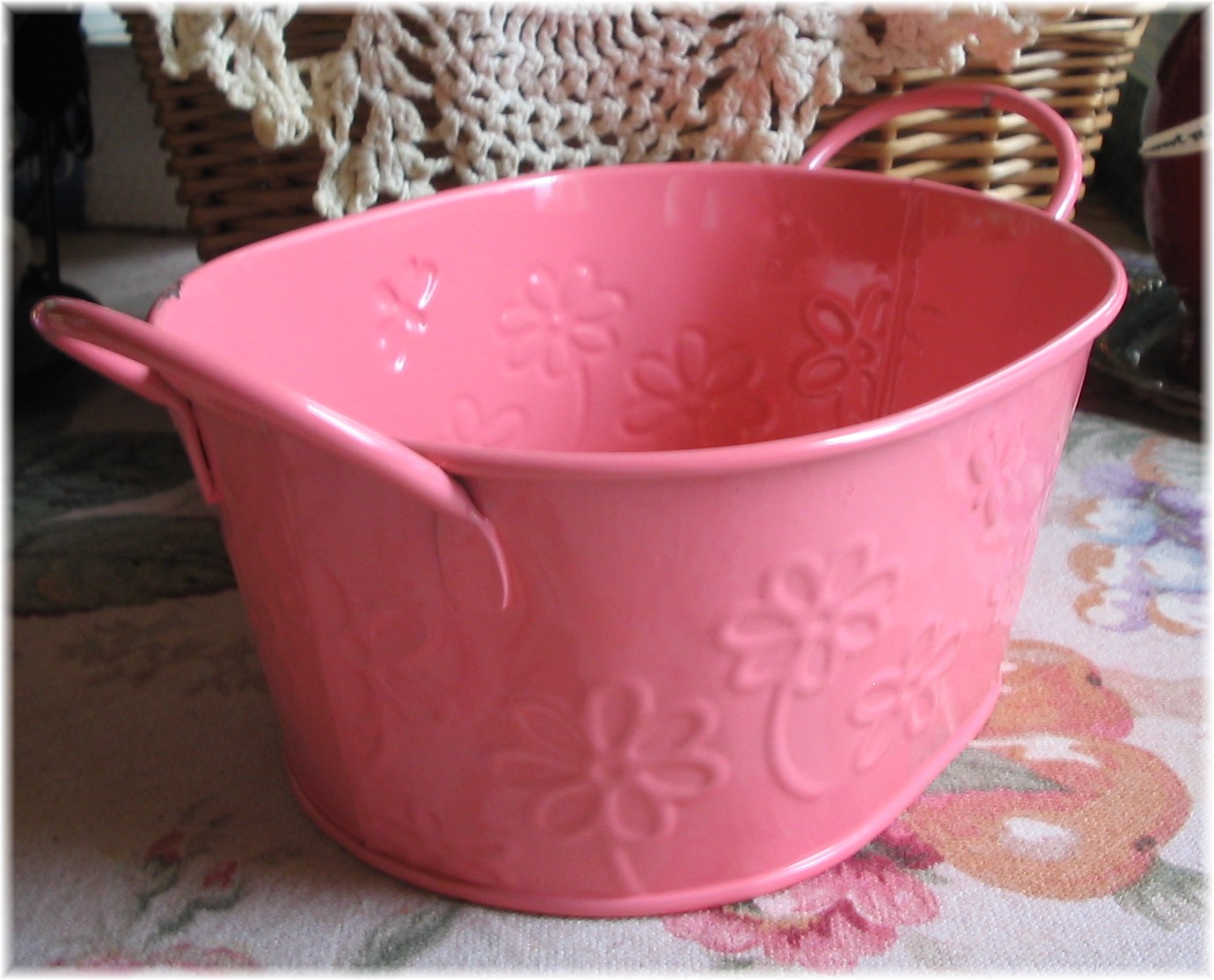 Ashley Knits: Dollar Store Storage Bucket