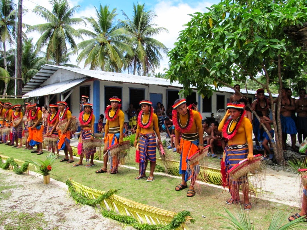 SAILING HELENA: Graduation high school 2014, Woleai, Micronesia.