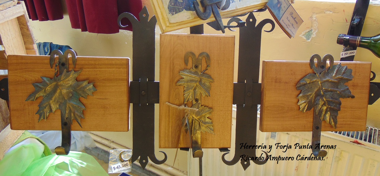 Herreria y Forja Punta Arenas: Percheros