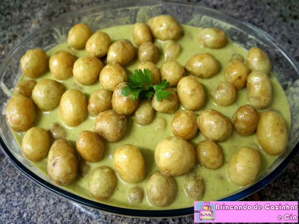 Brincando de Cozinhar e Cia: Batatinhas Curtidas no Creme