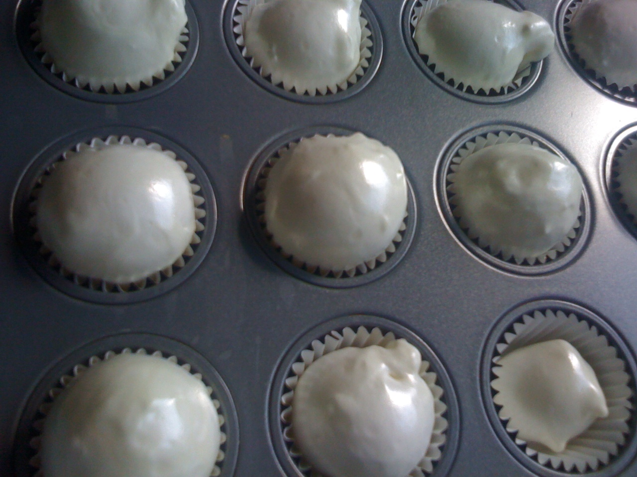 The Melton Point: How to...Make a Cupcake Topiary, Part 1