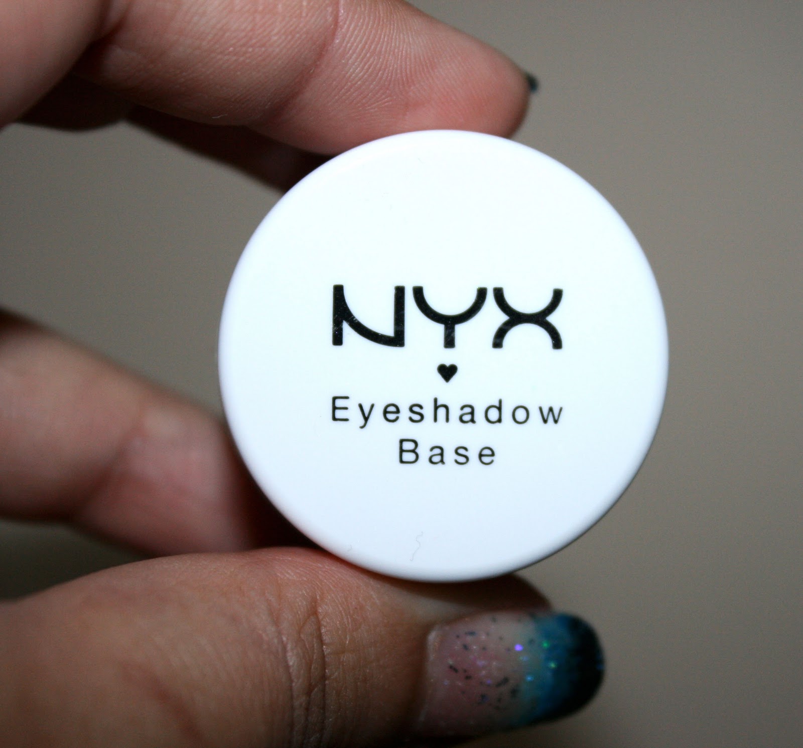 Drowsy Albatross: NYX Glitter and Pearl Pigment Review