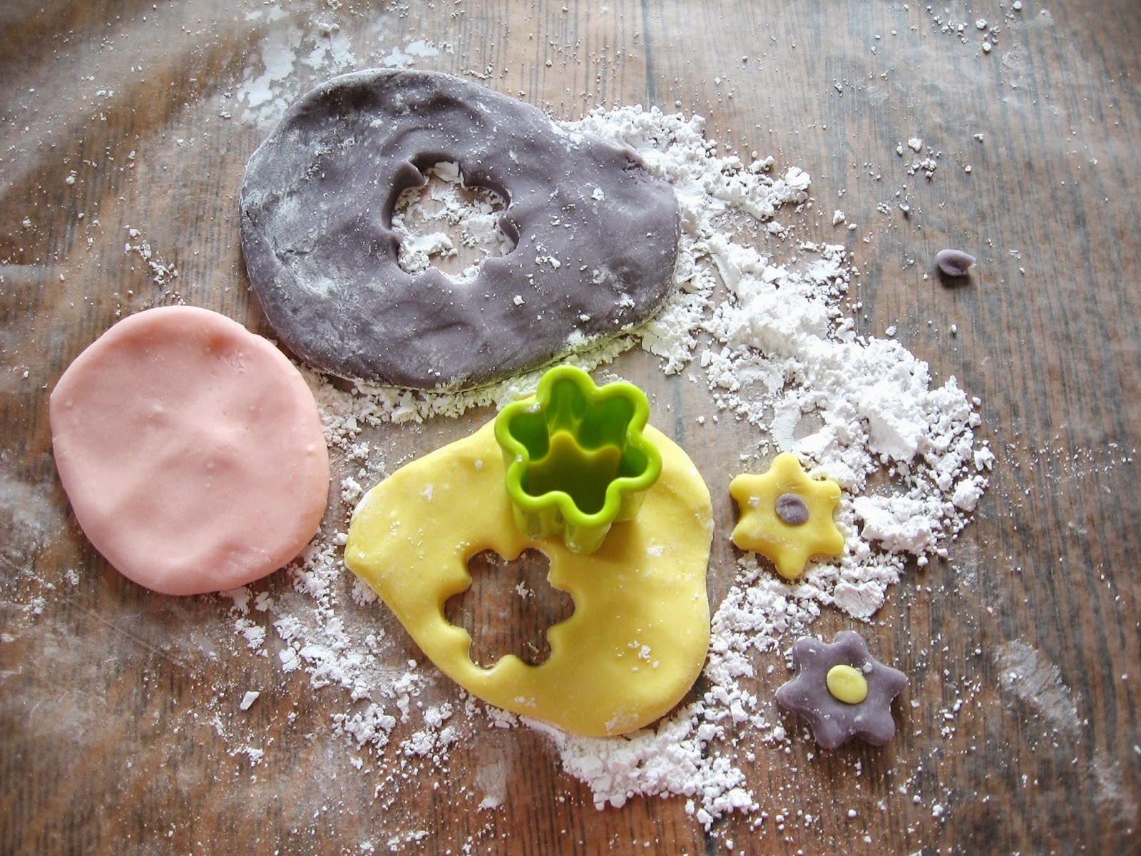 Almost Unschoolers: Summer Fun 2014 - Kool-Aid Candy Clay - Moldable ...
