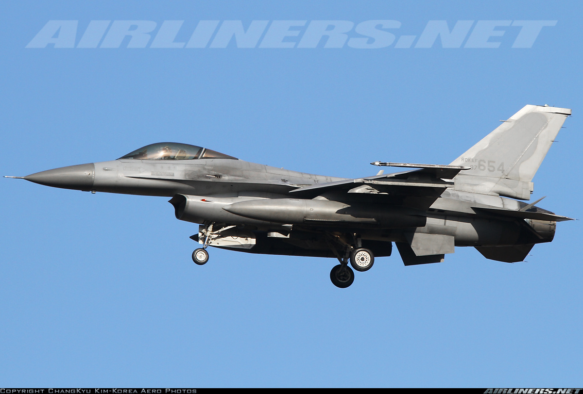 MILITARY: 대한민국 공군 전투기 (KF-16)