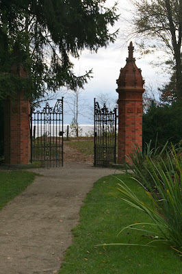 Toronto Fun Places: Enjoying the last colours at the Guild Inn Park and ...