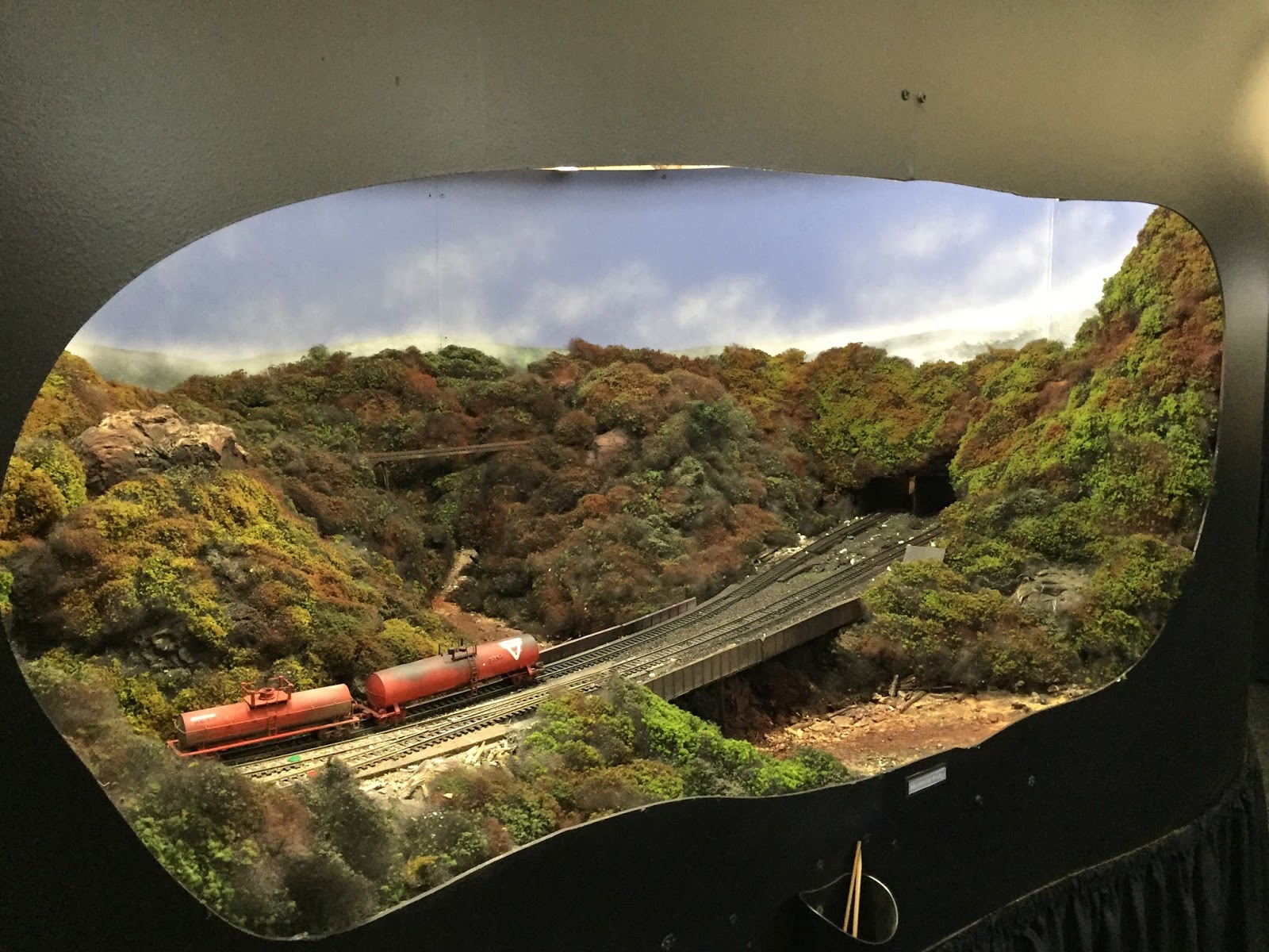 An Ontario Model Railroad in HO Scale: November 2015
