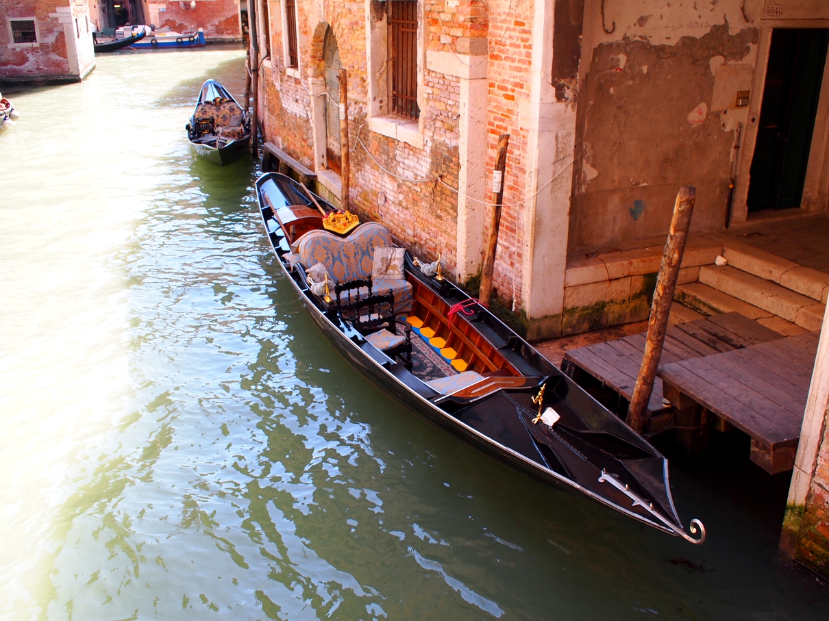 The Gondola Blog: Passenger Sandoli - Ready and Waiting