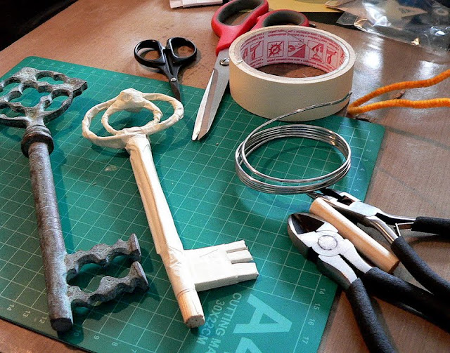 Von Pappe II: The Key - Tutorial for making your own antique key
