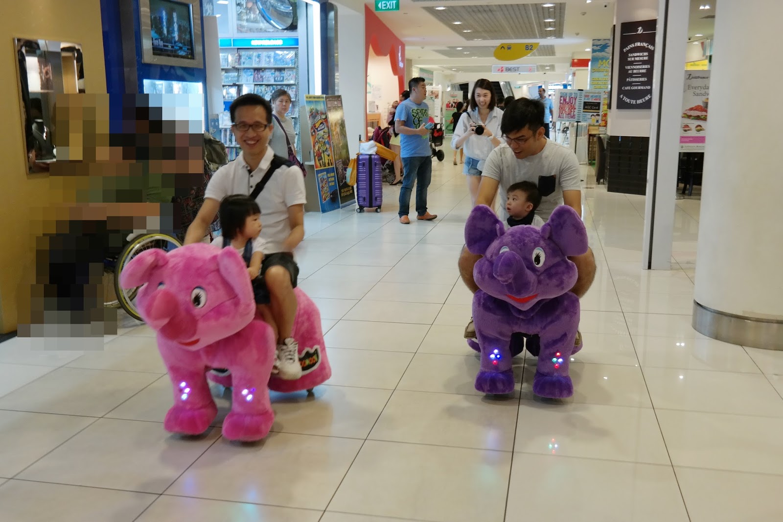 Ashlyn Thia: Zoomoov's animal joy rides + Giveaway!