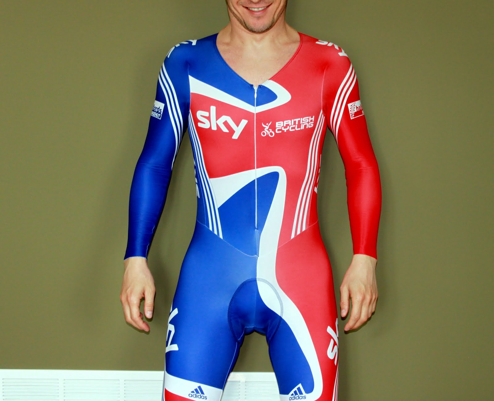 Sunday Special Reader Contribution: SecondSkin – Captured Heroes