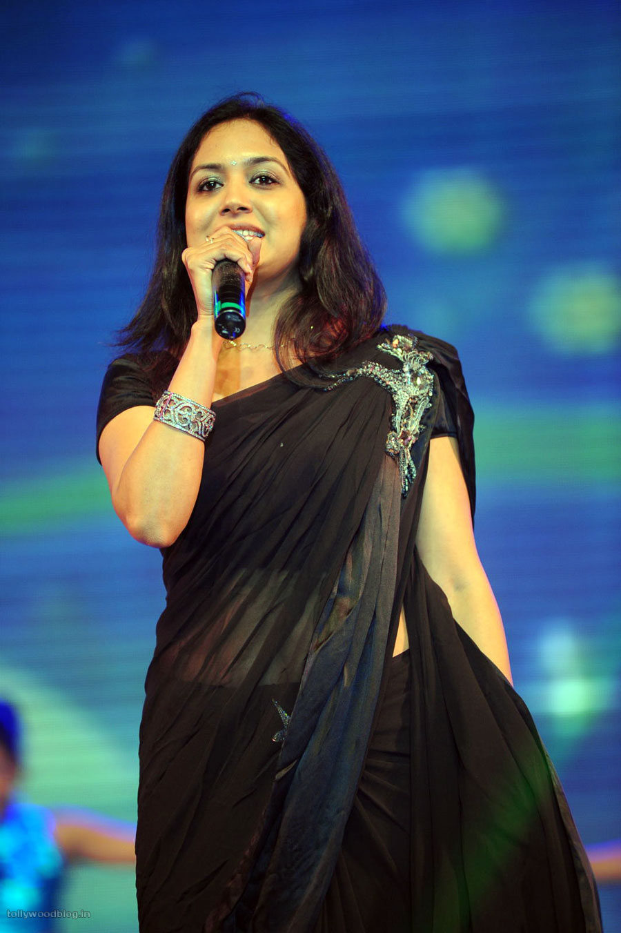 Singer Sunitha In Black N Black Saree looking Hot -Wallpapers ...